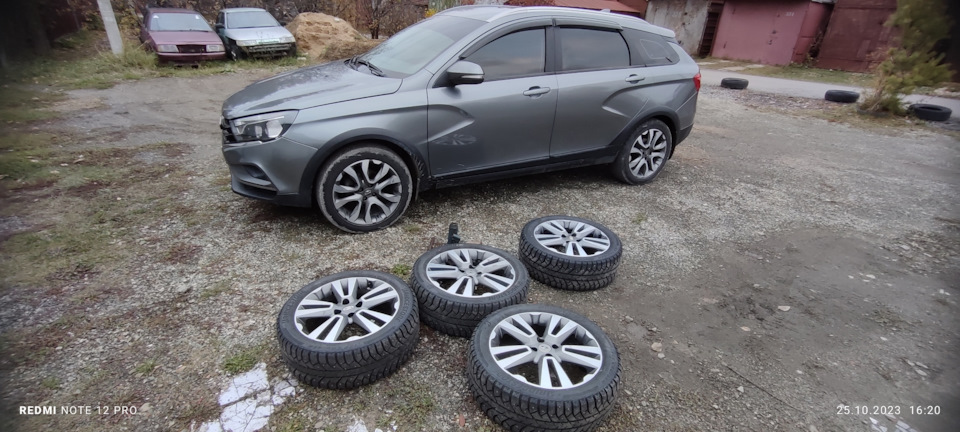 Смена колёс на зиму — Lada Vesta SW Cross (1G), 1,6 л, 2020 года | шины | DRIVE2