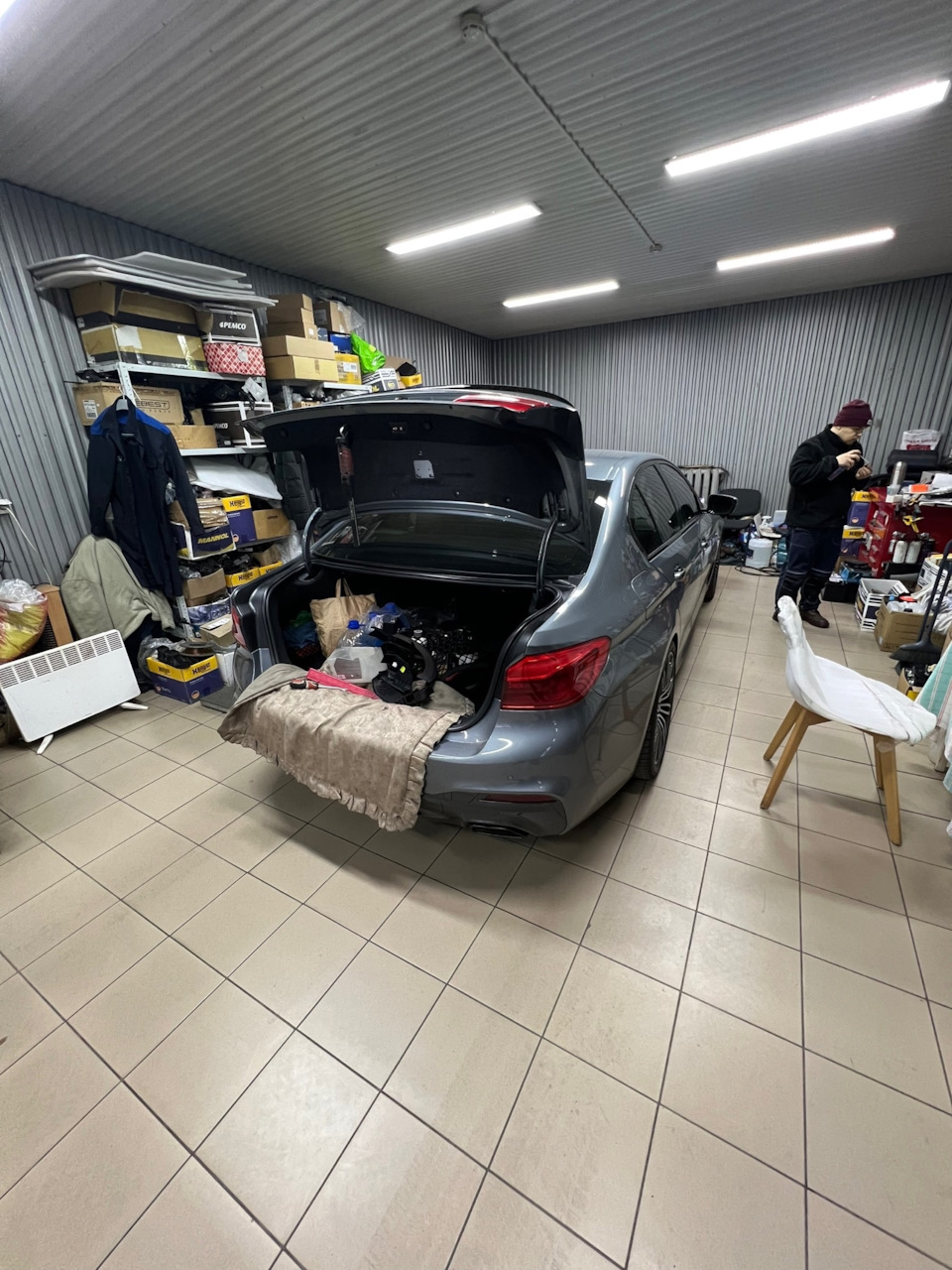 Замена задней камеры — BMW 5 series (G30), 3 л, 2017 года | визит на ...