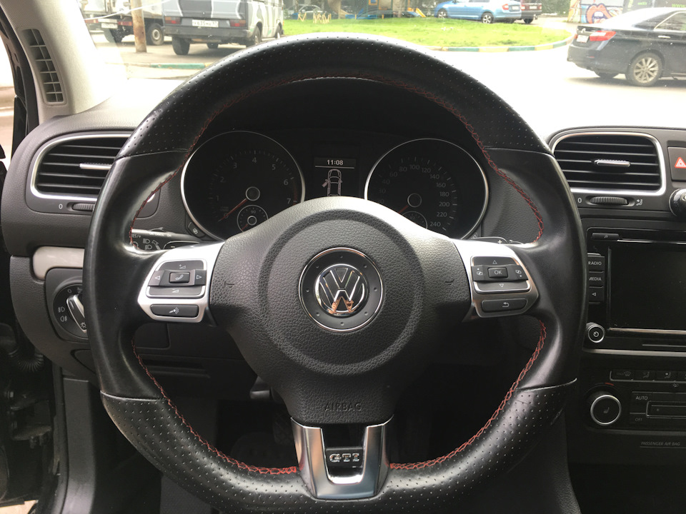 Спортивный руль от GTI — Volkswagen Golf Mk6, 1,4 л, 2012 года ...