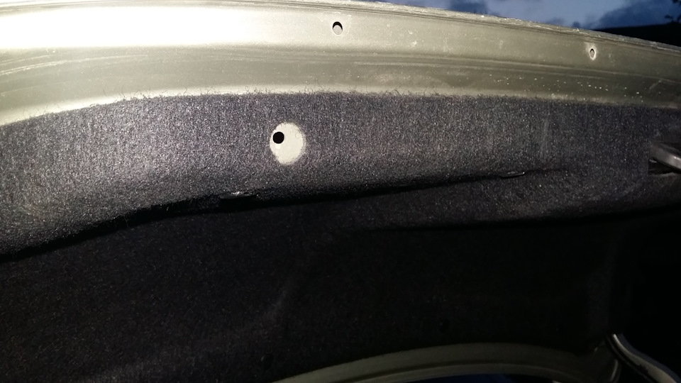 Отбойник крышки багажника — Nissan Almera V (G11/15), 1,6 л, 2014 года ...
