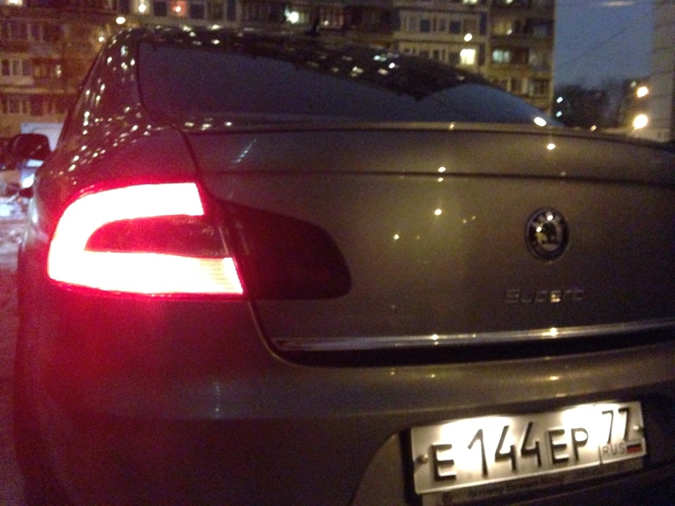 Тонировка стопов) — Skoda Superb Mk2, 1,8 л, 2010 года | стайлинг | DRIVE2
