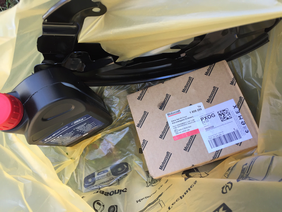 №9 Передние тормозные щитки — Ford Focus Sedan II, 2 л, 2010 года ...