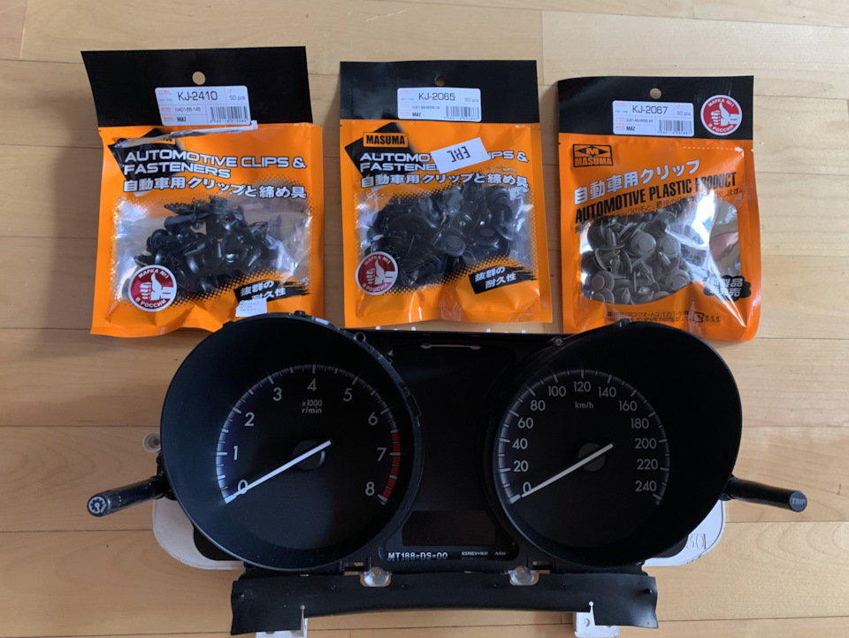 Новые клипсы салона и приборка от рестайлинга — Mazda 3 (2G) BL, 1,6 л ...
