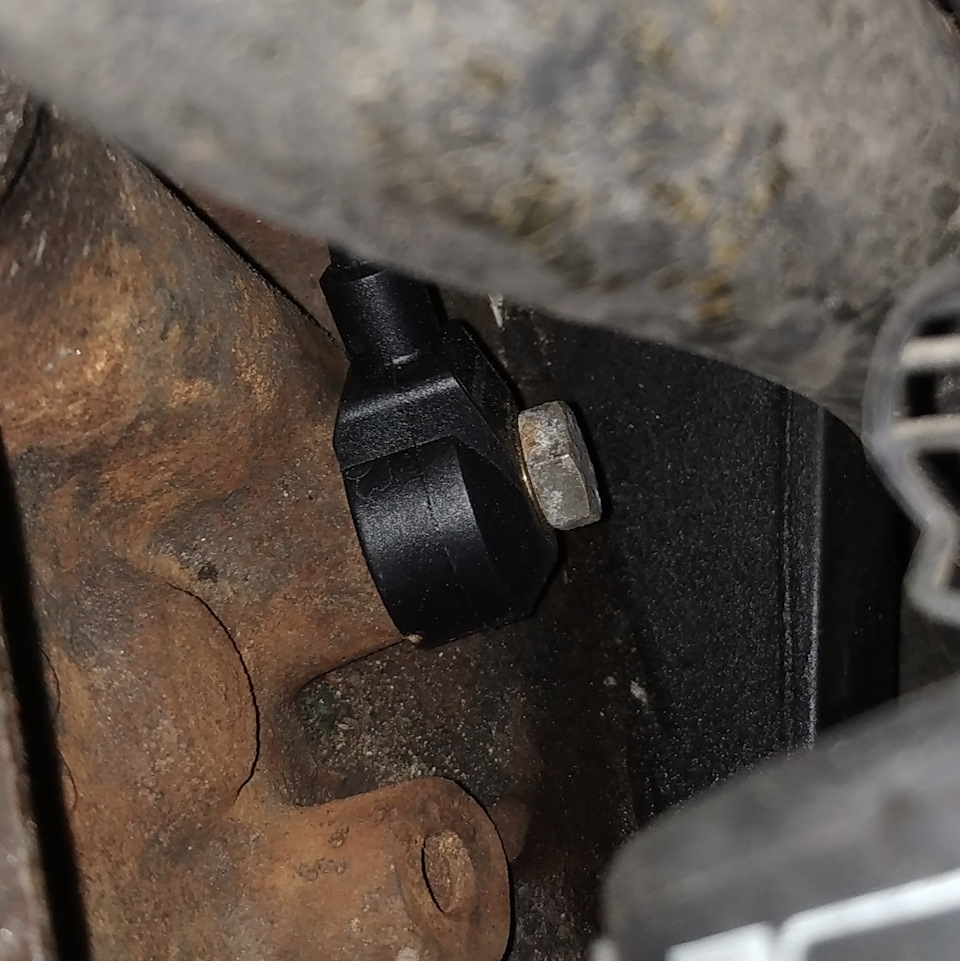 Проблема с оборотами 2 ДД и лямбда — Audi 80 B4 2 л 1993 года