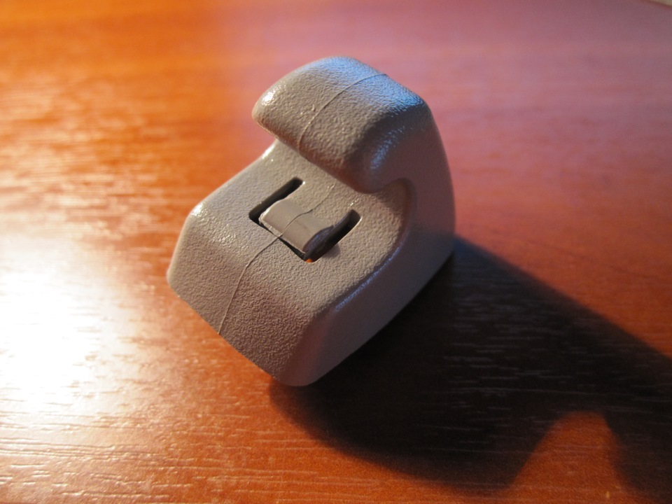 Крючёк для солнцезащитного козырька — Chevrolet Cruze Hatchback, 1,6 л ...