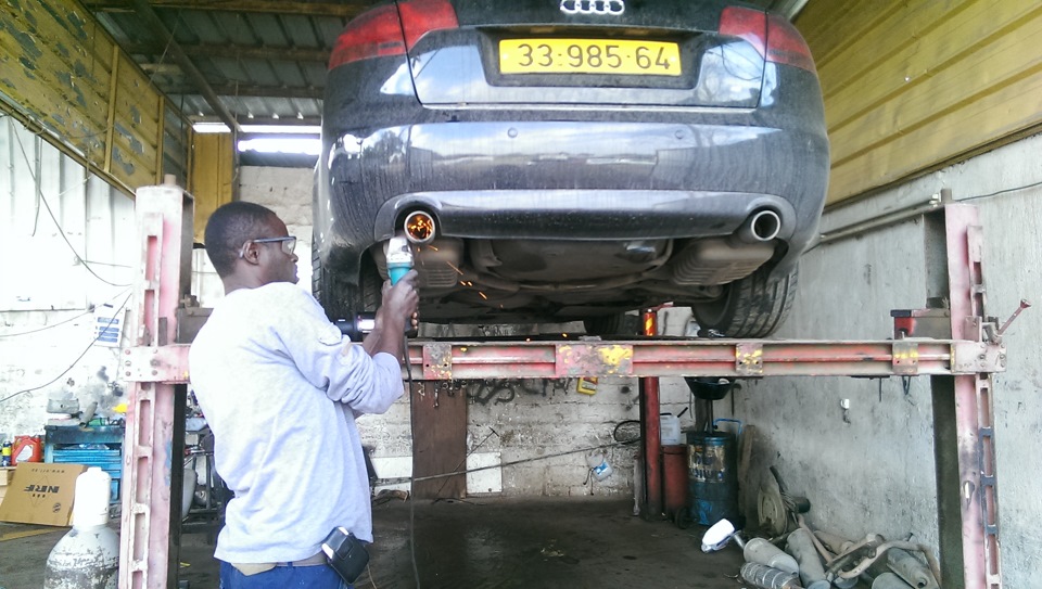 BUZZER ZZ 102X — Audi A4 (B7), 1,8 л, 2008 года | аксессуары | DRIVE2