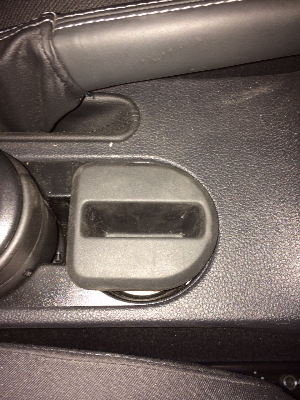 Подставка под телефон — Volkswagen Jetta VI, 1,4 л, 2014 года ...