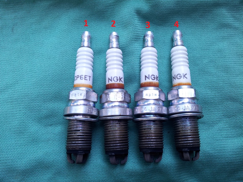 Замена свечи зажигани Bosh Super 0 242 235 766 — Mercedes-Benz C-Class ...