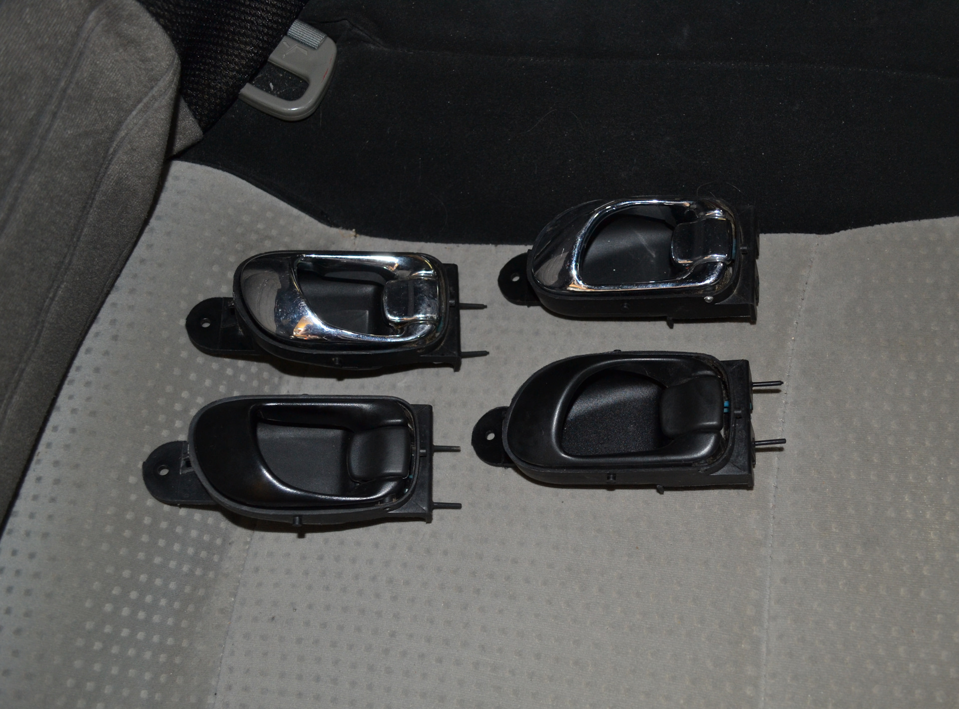Хромированные внутренние ручки — Chevrolet Rezzo, 2 л, 2005 года ...