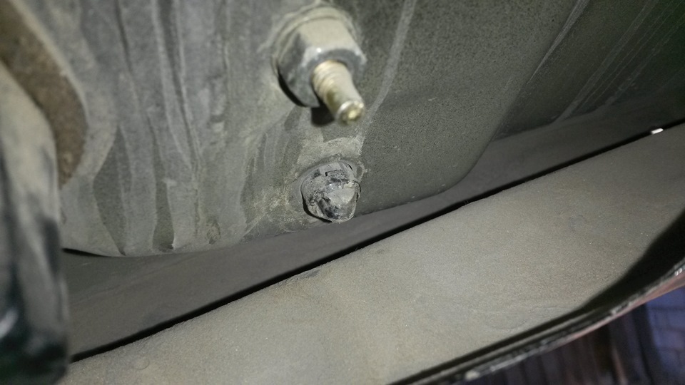 Шум крышки багажника — Nissan Almera II (N16), 1,5 л, 2005 года ...