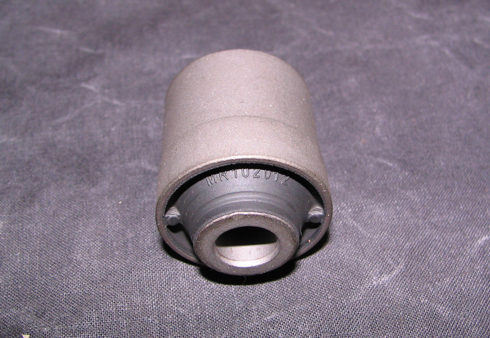 MR197915 САЙЛЕНТБЛОК ЗАДНЕЙ ПОПЕРЕЧНОЙ ТЯГИ. Mitsubishi | Запчасти на ...