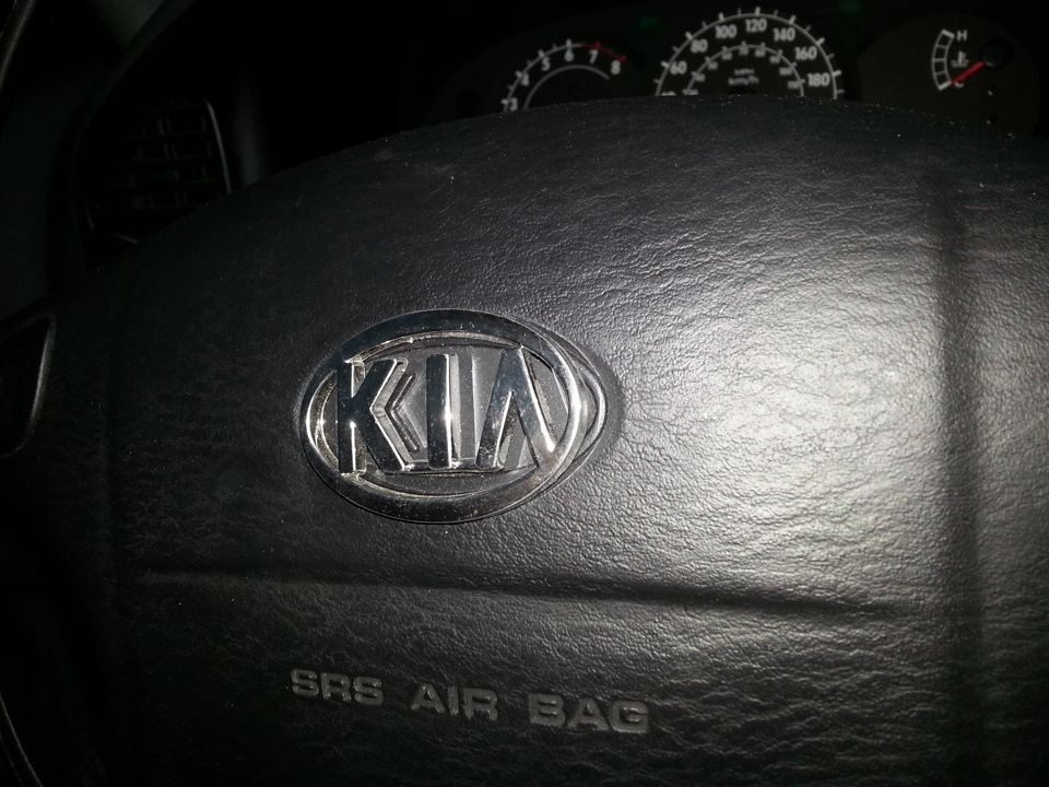 Шильдик на руль — KIA Spectra, 1,6 л, 2008 года | аксессуары | DRIVE2