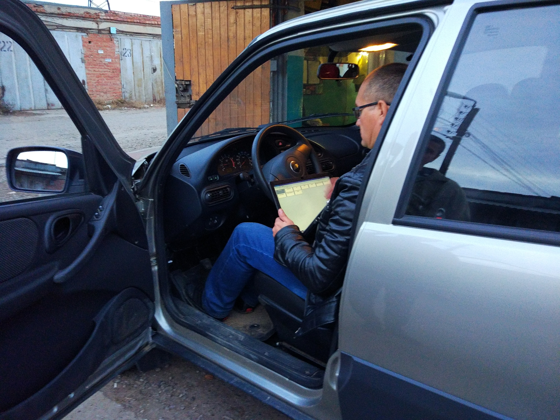 Прошивка ЭБУ Chevrolet Niva (мозгов). — Chevrolet Niva GLX, 1,7 л, 2017 ...