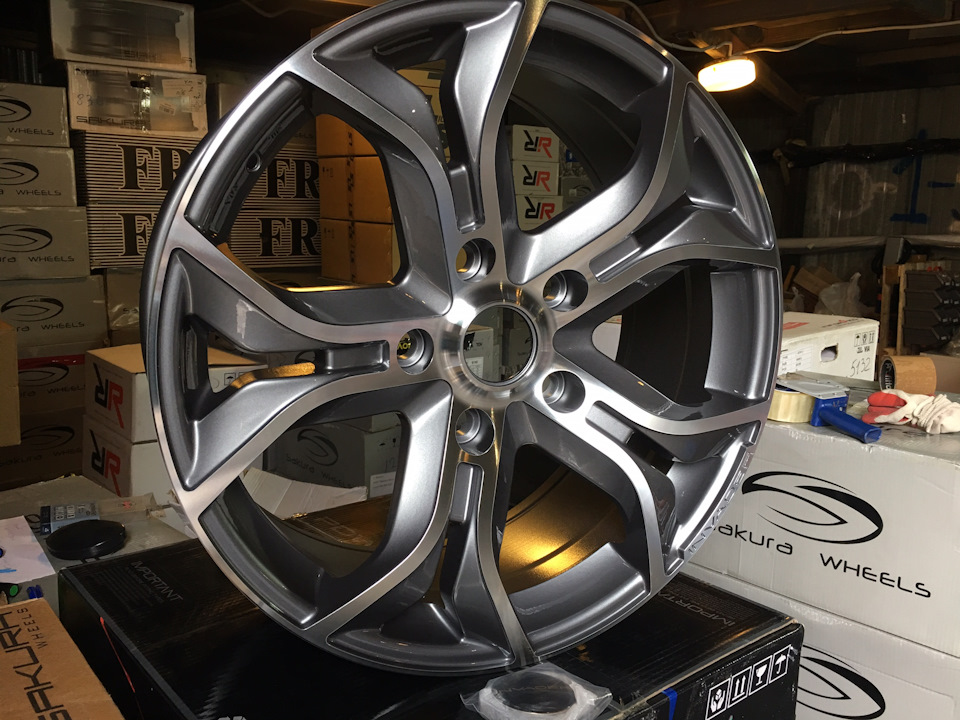 литые диски PDW, модель INVADER 20'' на Toyota LC200 и Lexus LX570 ...