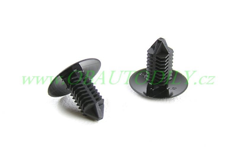 Пистоны брызговика — Skoda Rapid (1G), 1,6 л, 2016 года | поломка | DRIVE2