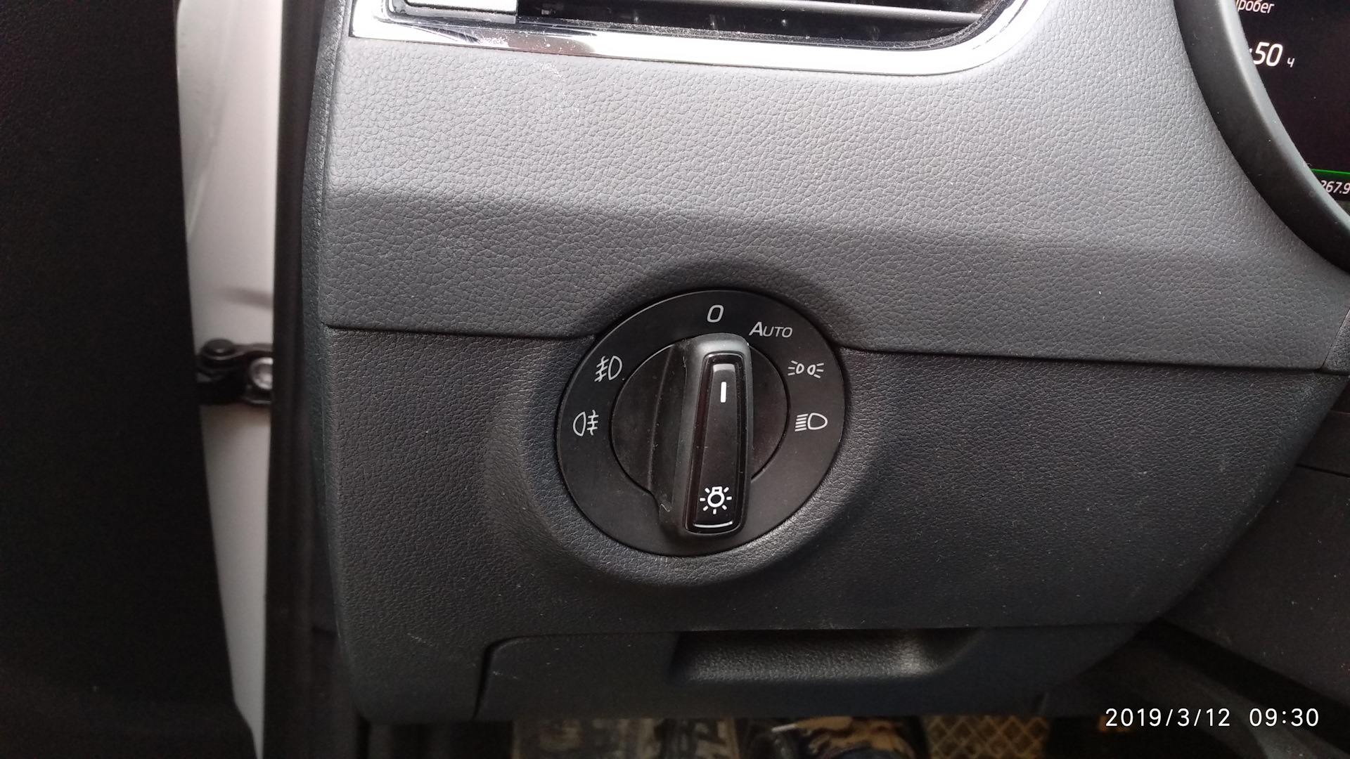 Переключатель света хром. — Skoda Octavia A7 Mk3, 1,6 л, 2018 года ...