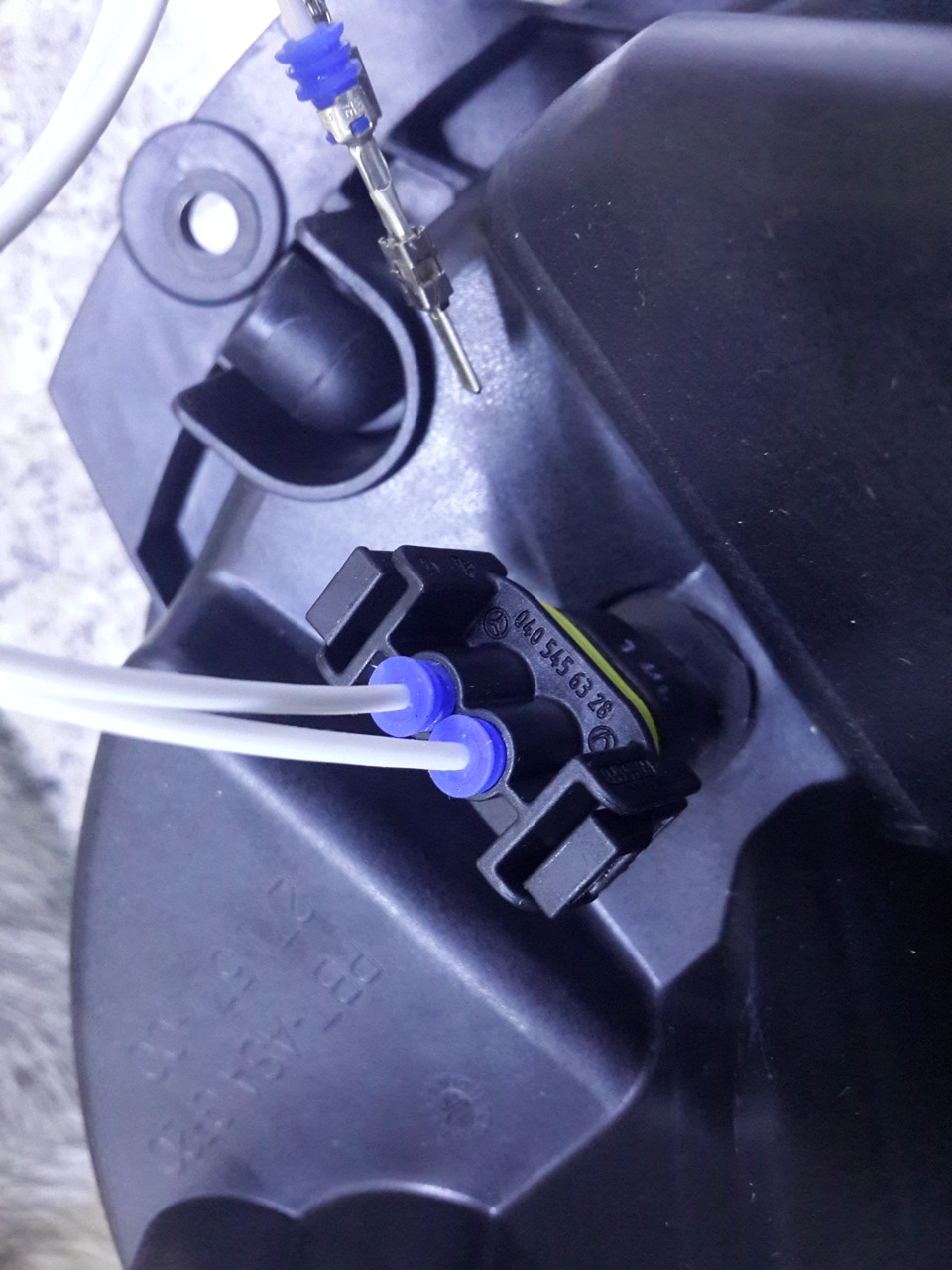 #117 Разъёмы под биксеноновые фары. А0145456226 — Mercedes-Benz G-Class ...