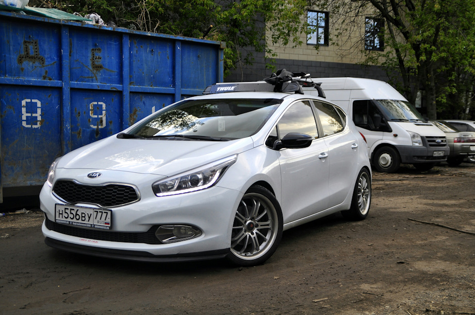 Фейринг Thule — KIA Ceed (2G), 1,6 л, 2014 года | аксессуары | DRIVE2