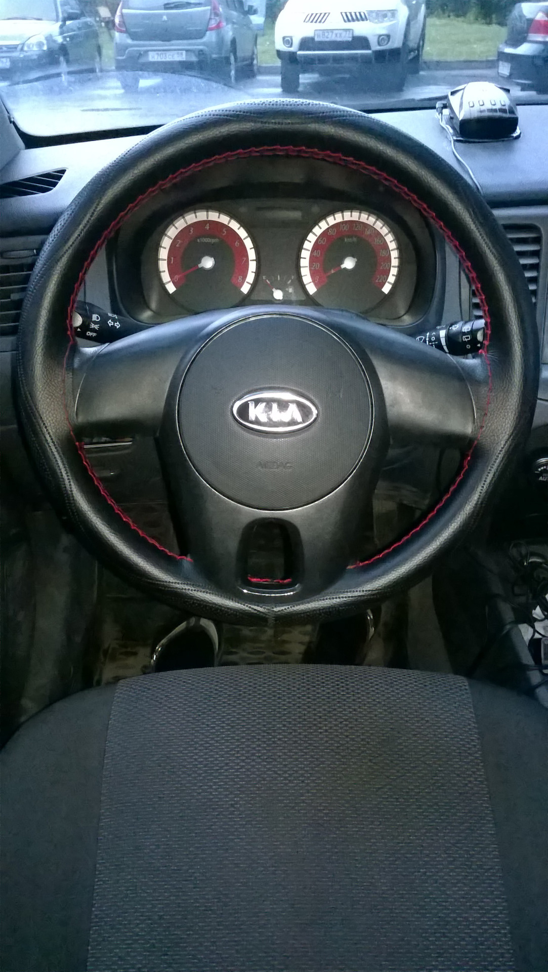 Оплетка на руль — KIA Rio 5-door (2G), 1,4 л, 2010 года | аксессуары ...