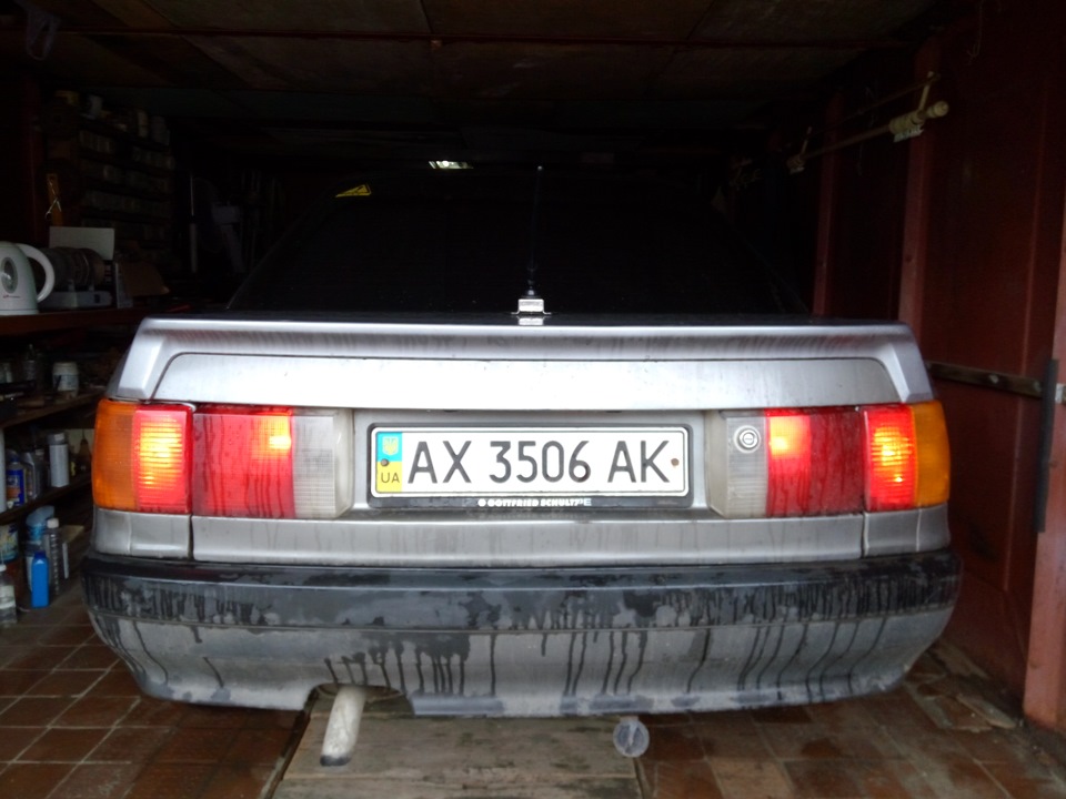 Дополнительный стоп-сигнал под стекло — Audi 90 (B3), 2 л, 1988 года ...