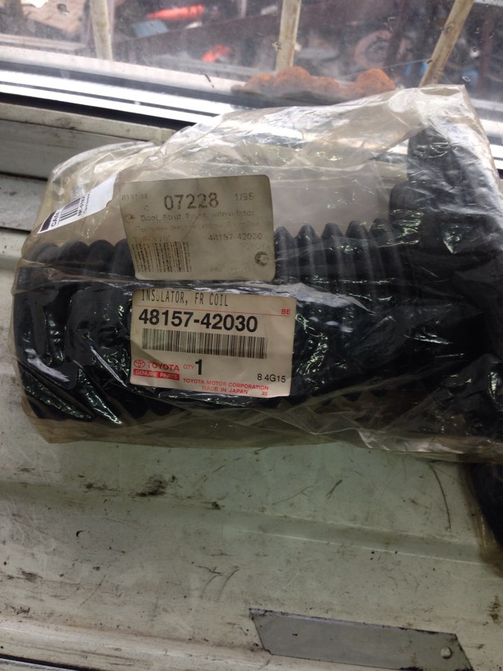 Меняю пыльники на стойках. — Toyota Corolla (140/150), 1,6 л, 2009 года ...