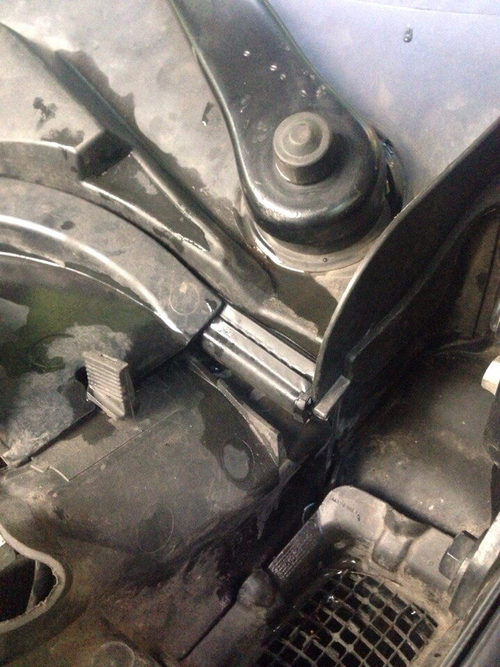 устранение протечки в салон. — BMW 3 series (E90), 2 л, 2005 года ...