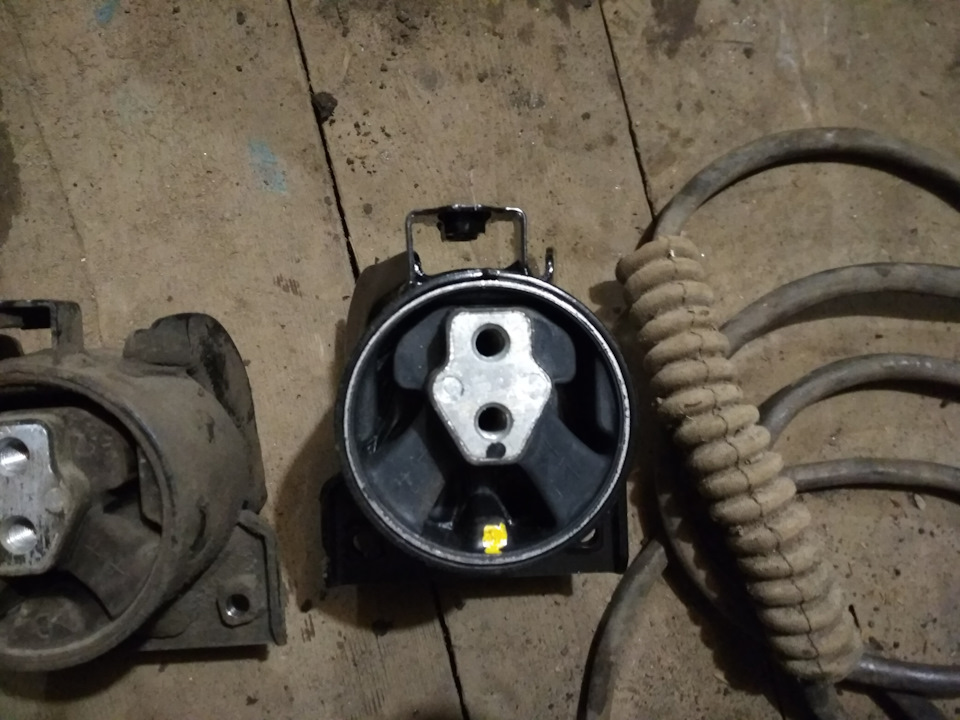 Попытка поменять подушку коробки — Hyundai Getz, 1,5 л, 2008 года ...