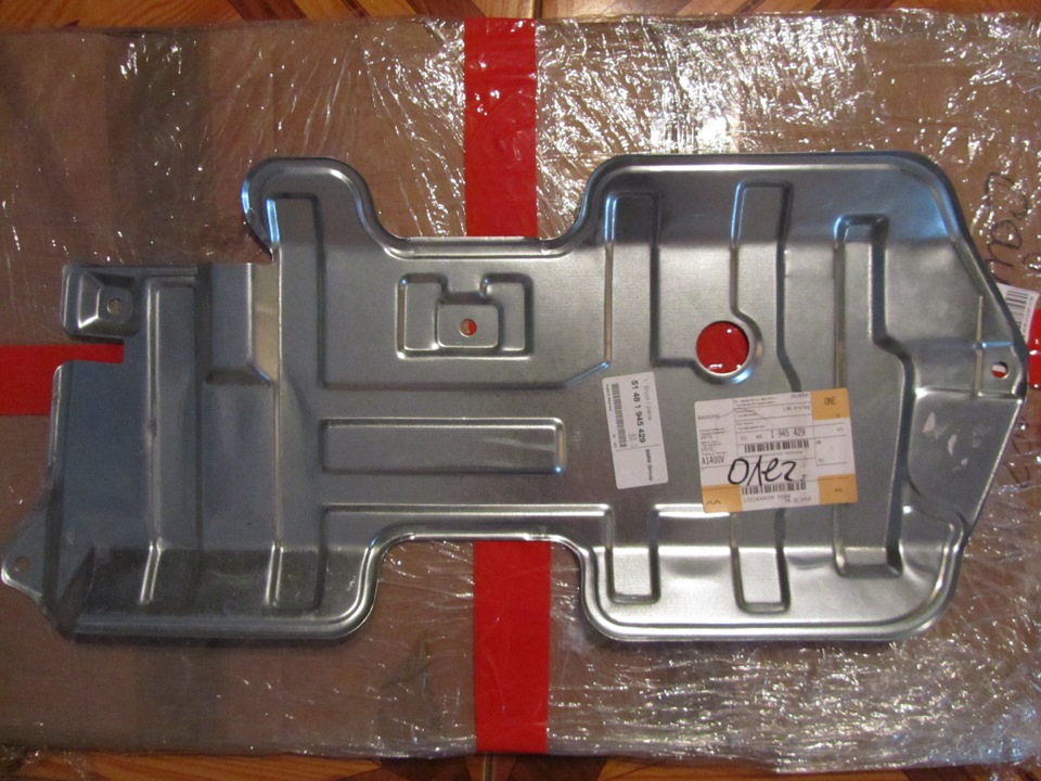 Теплоотражатель глушителя — BMW 3 series (E30), 2 л, 1988 года ...