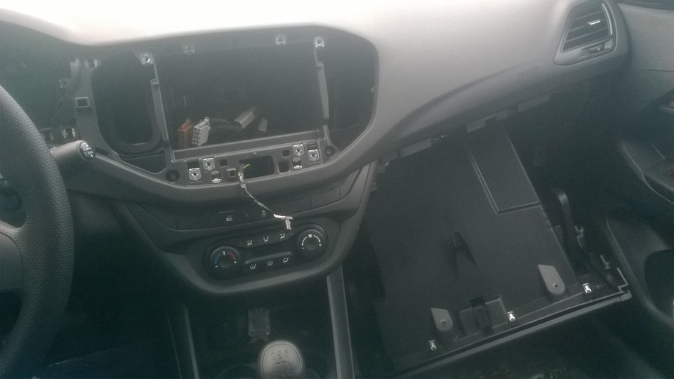 Установка штатной магнитолы — Lada Vesta (1G), 1,6 л, 2016 года ...