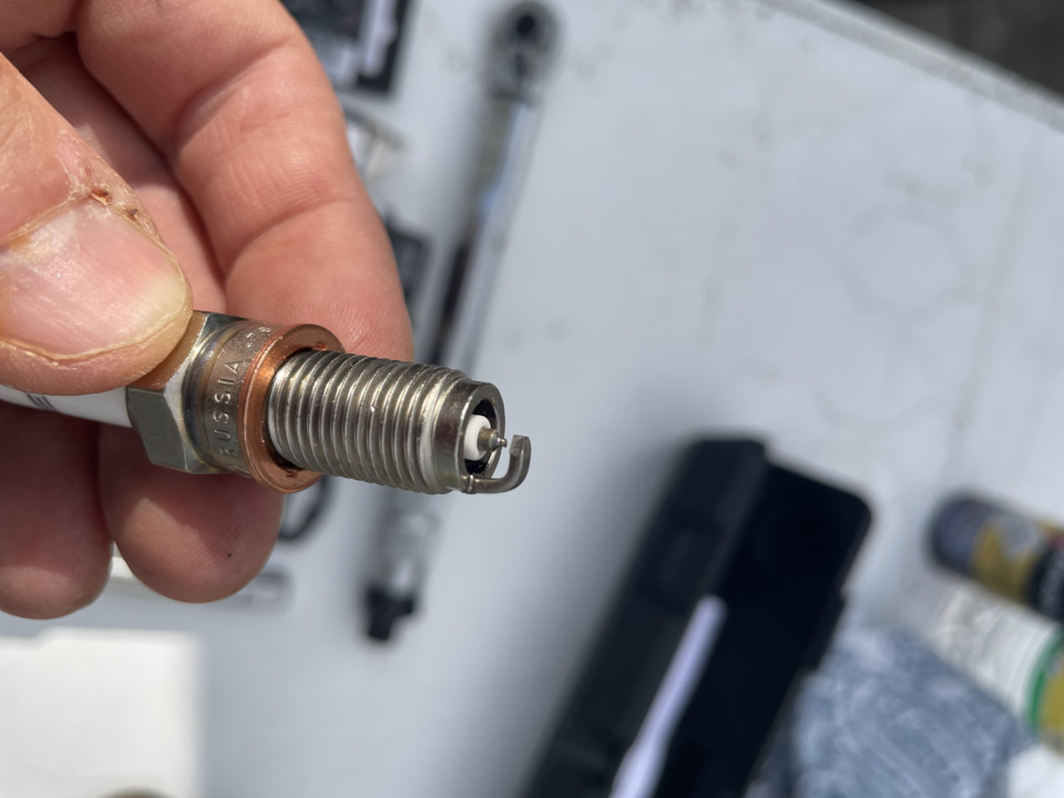 Замена свечей Meteor SA433 — Volkswagen Tiguan (2G), 1,4 л, 2018 года | плановое ТО | DRIVE2