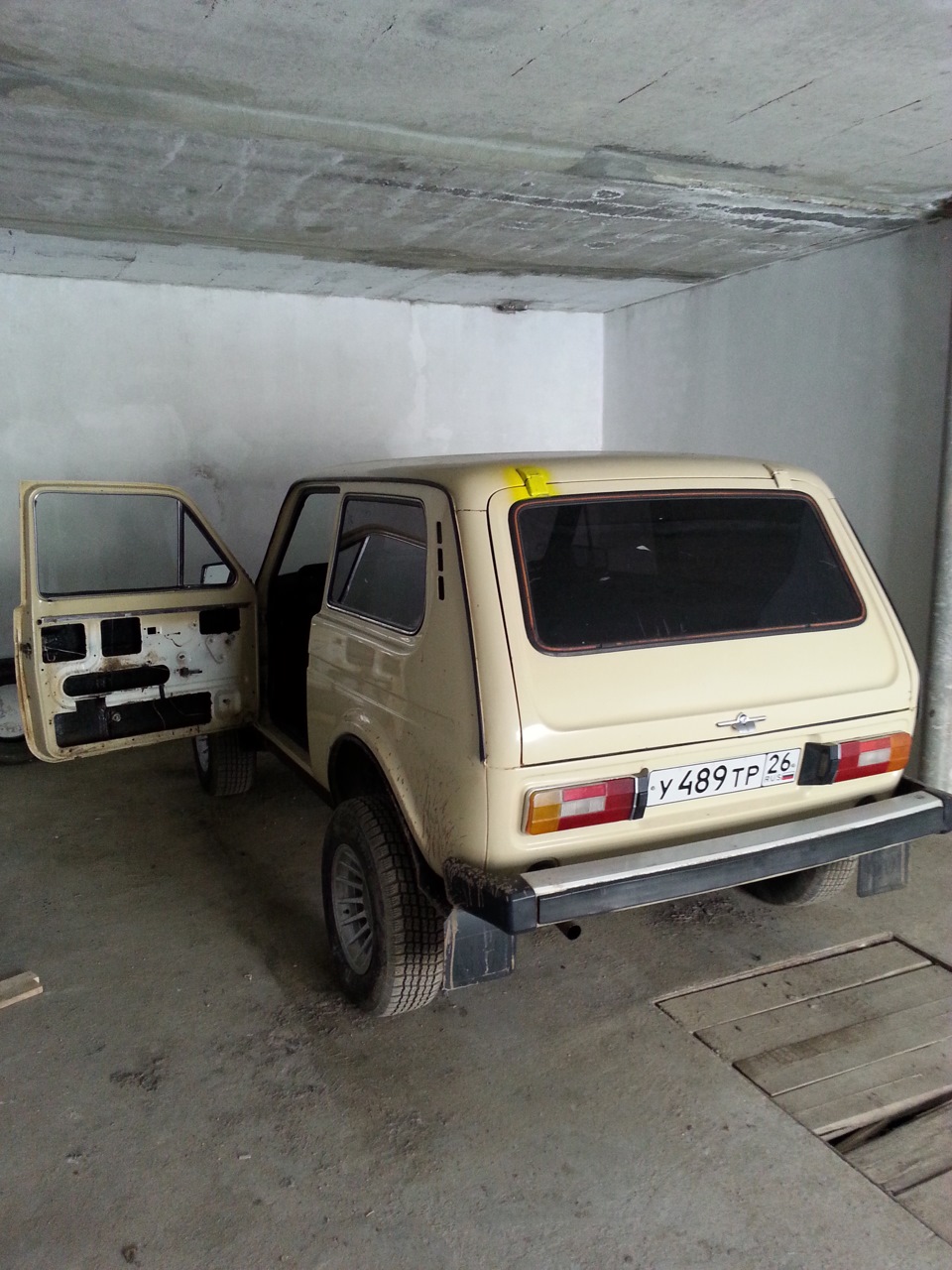 Попытка починить дверные замки… — Lada 4x4 3D, 1,6 л, 1984 года ...