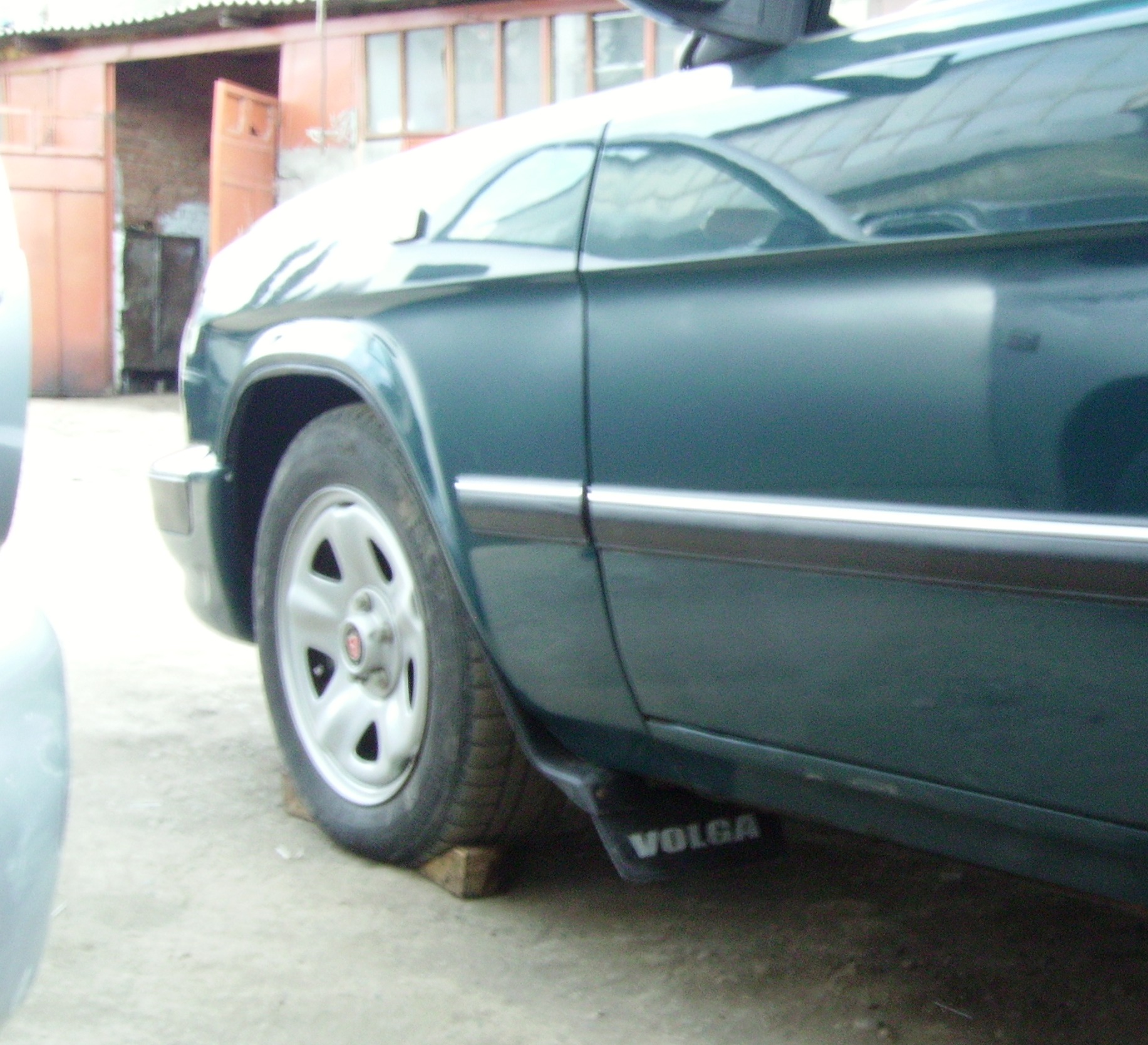 Установка Подкрыльников — ГАЗ 3110, 2,4 л, 1998 года | тюнинг | DRIVE2