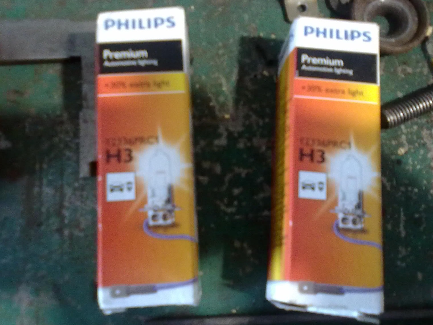 ЗАмена ламп в ПТФ на PHILIPS 12258PRC1 H3 12V-55W Premium +30 — Lada 21103, 1,5 л, 2003 года ...