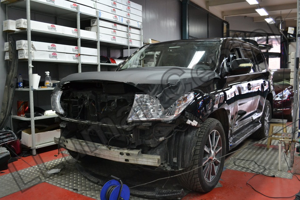 Toyota LC 200 полная оклейка в черную матовую пленку. — DRIVE2