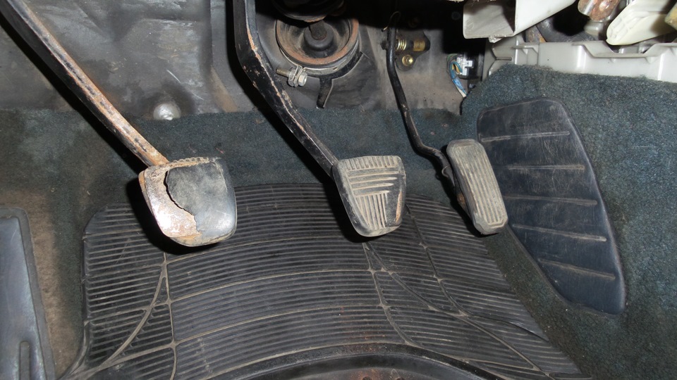 Резиновые накладки педалей от ВАЗ — Toyota Camry (XV10), 2,2 л, 1992 ...