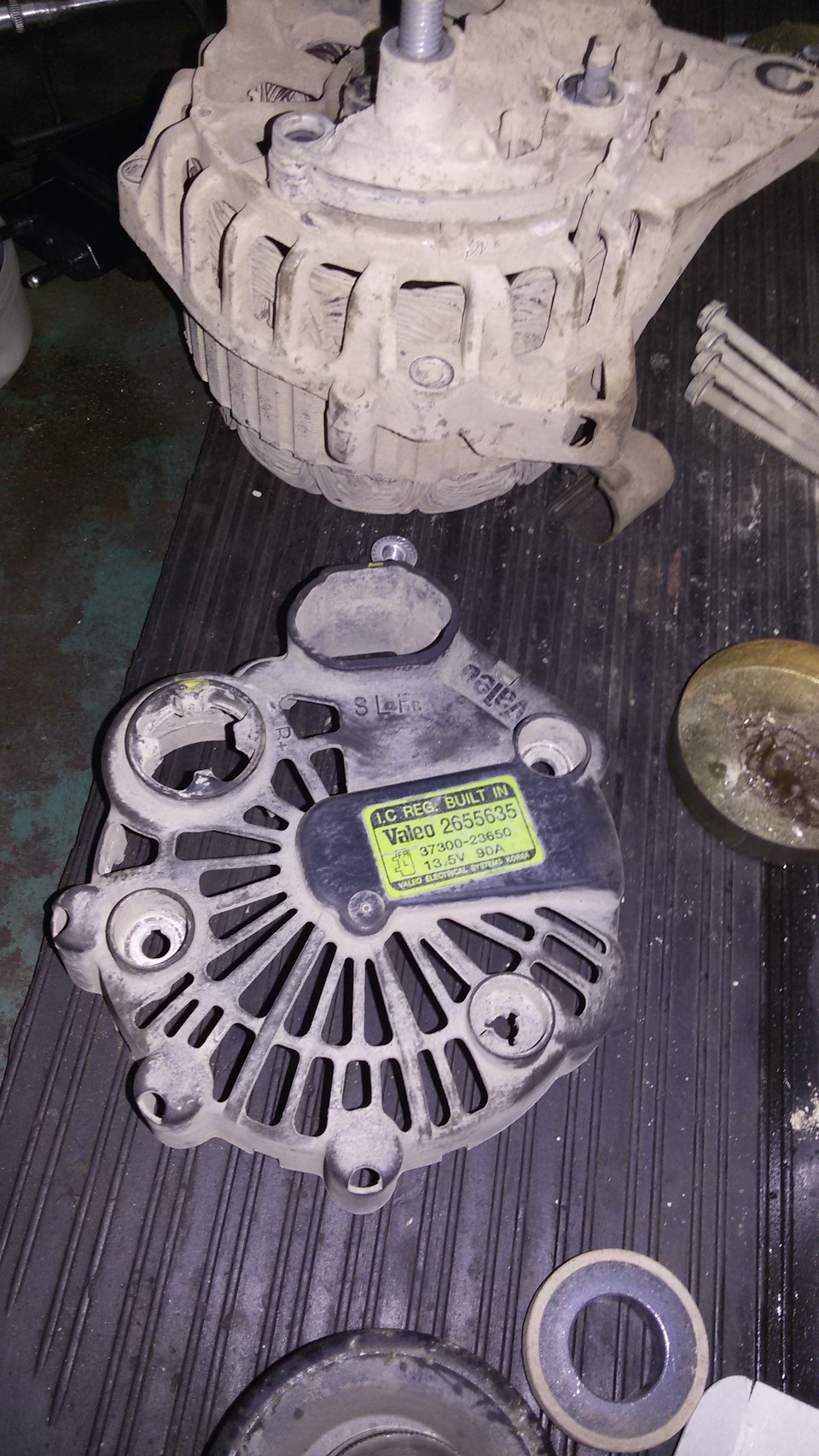 Генератор.Замена подшипников, щеток. — KIA Sportage (2G), 2 л, 2008 ...