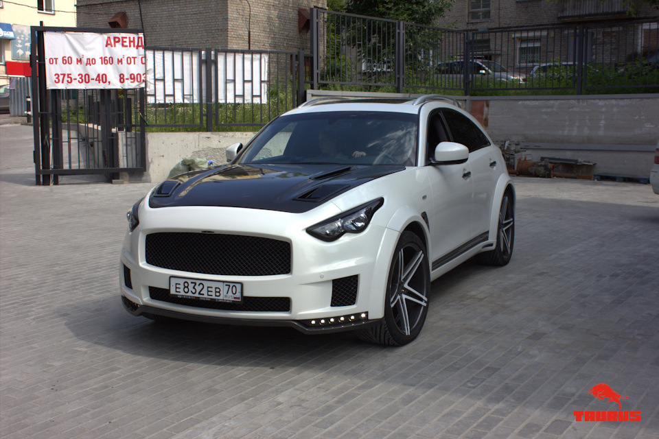 Infiniti QX70 | Установка защитных сеток под решетки бампера — Taurus ...