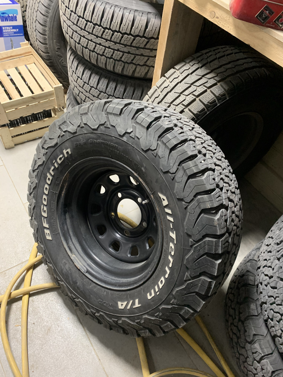 Bf Goodrich at 285/65/18 + OEM coil spacer — Toyota Land Cruiser 200, 4 ...