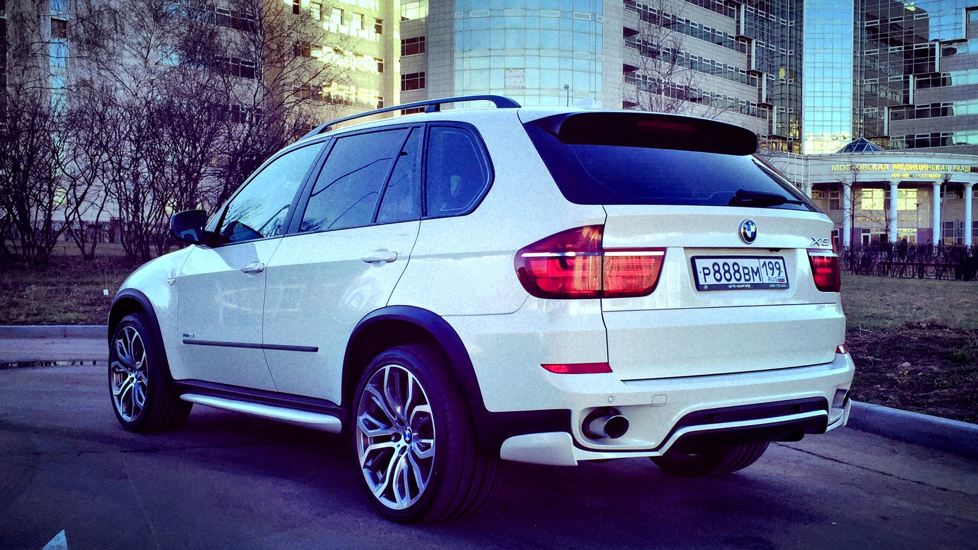 BMW X5 (E70) 3.5 бензиновый 2013 | White "DrEaM" на DRIVE2