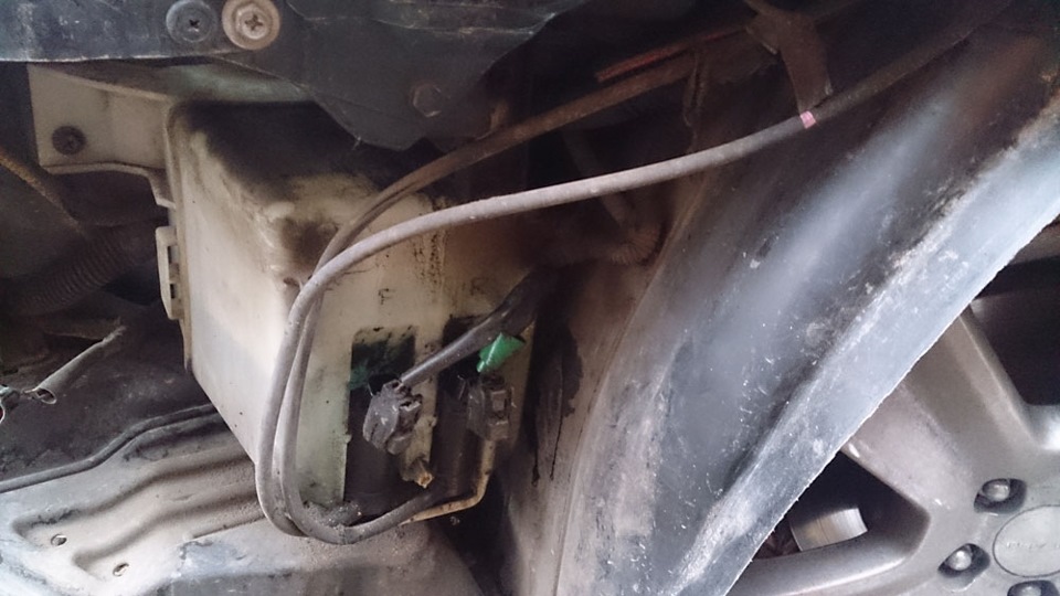 Бачек омывателя большего объема! — Subaru Outback (BP), 3 л, 2005 года ...