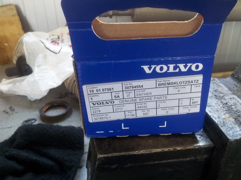 30794554 Комплект тормозных колодок. Задняя ось Volvo | Запчасти на DRIVE2