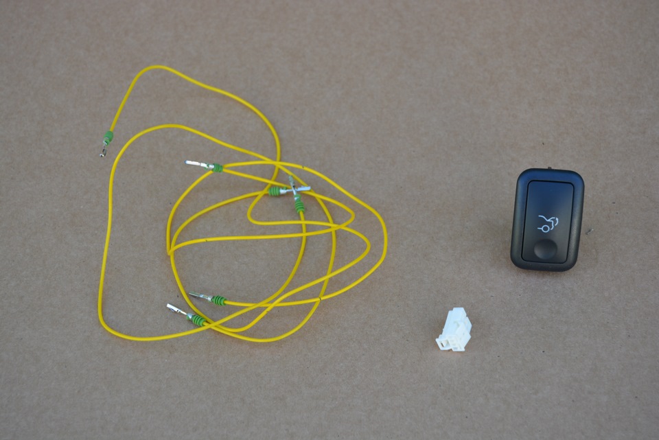 2о14 — Установка кнопки багажника — Mercedes-Benz C-Class (W204), 1,6 л ...