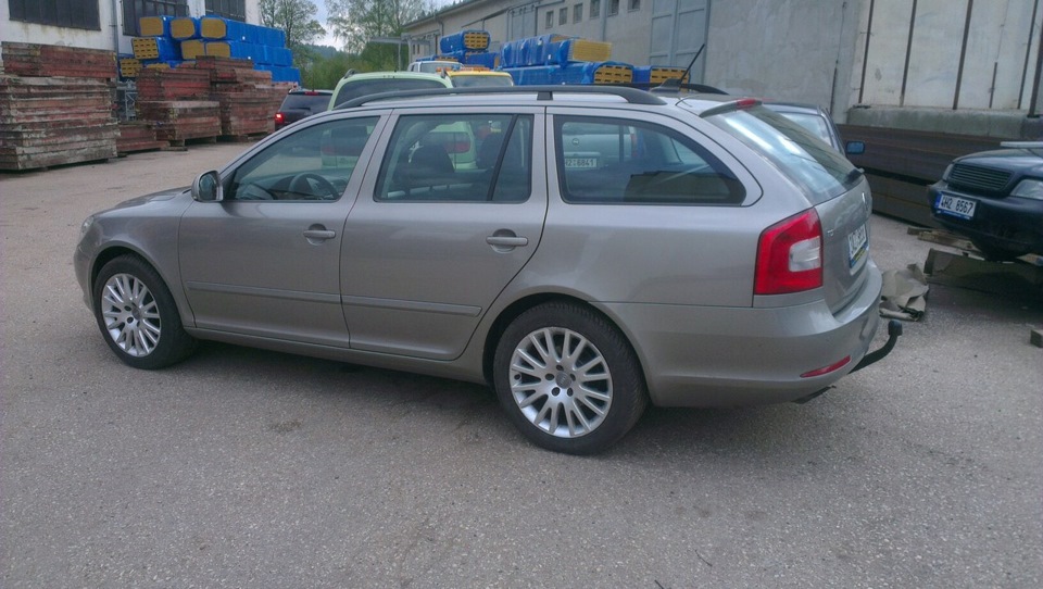 R17 vs R18 — Skoda Octavia Combi A5 Mk2, 2 л, 2009 года | колёсные ...
