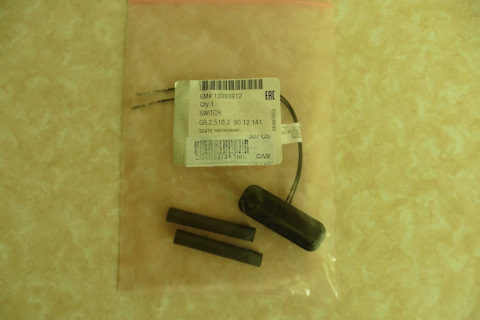 13393912 Выключатель замка двери багажного отделения GM | Запчасти на ...