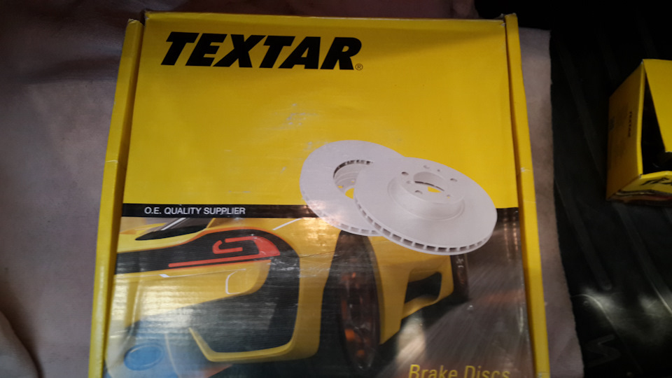 Замена передних тормозных дисков, колодок, направляющих и масла в двс. — Toyota Avensis II, 2 л ...