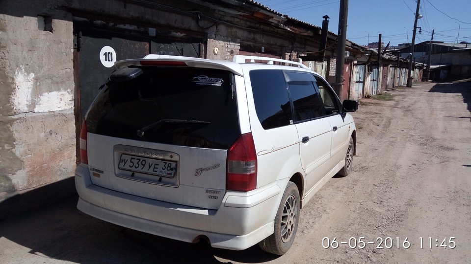 Тонировка и наклейка на заднее стекло — Mitsubishi Chariot (3G), 2,4 л ...