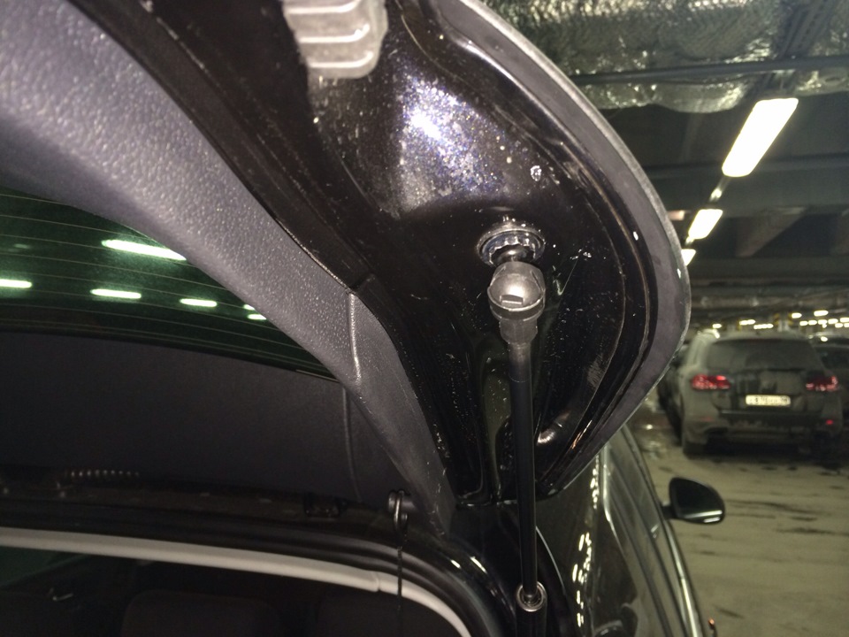 10. Автооткрывание багажника — Volkswagen Tiguan (1G), 2 л, 2013 года ...