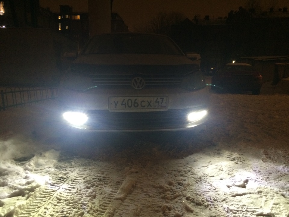Дневные ходовые огни — Volkswagen Polo Sedan, 1,6 л, 2012 года ...