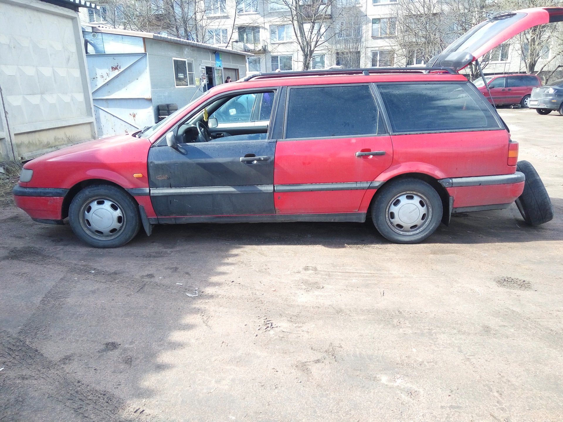 Обнесли гараж — Volkswagen Passat Variant (B4), 1,8 л, 1994 года ...