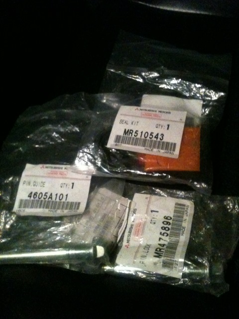 MR475896 Палец суппорта Mitsubishi | Запчасти на DRIVE2